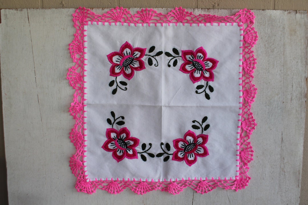 Vintage Handmade Table Scarf - Etsy