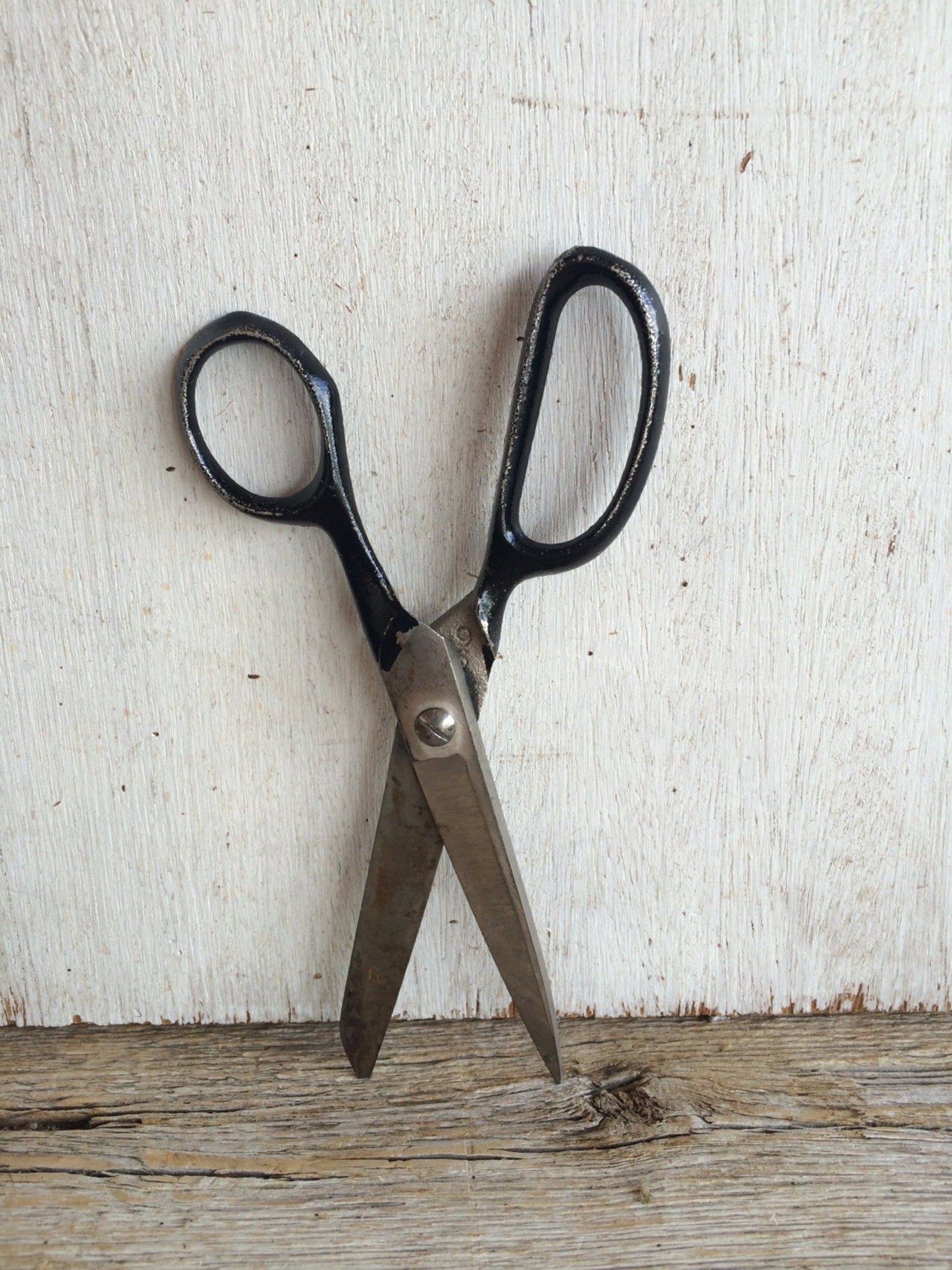 Vintage Heavy Duty Metal Scissors // Vintage Craft Supply // | Etsy