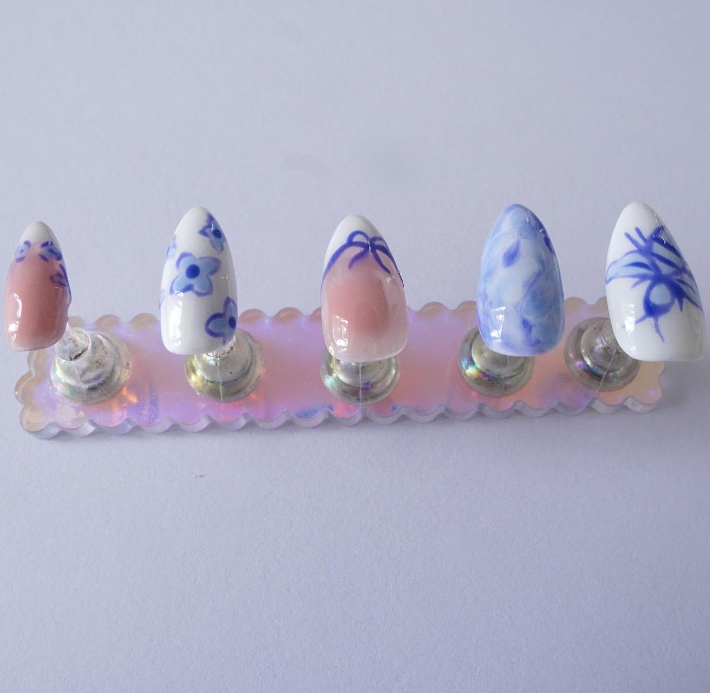 Shiny Elegant Porcelain Press-on Nails – Hand-painted Blue & White ...