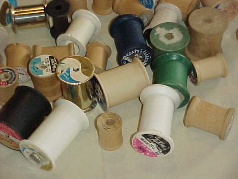 32 Wood and Plastic Sewing Thread Spools for Crafts - Etsy