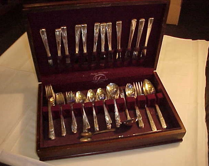 Prestige Plate Flatware Set Grenoble 1938 Pattern in Wood Prestige ...