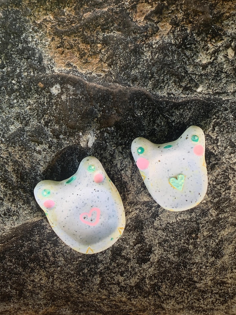 Coqui Frog Worry Stone: Kawaii Polymer Clay Fidget - Stress Relief - Etsy