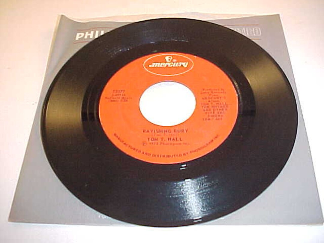 Tom T. Hall - 45 Vinyl Record - Ravishing Ruby / I Flew Over Our House ...