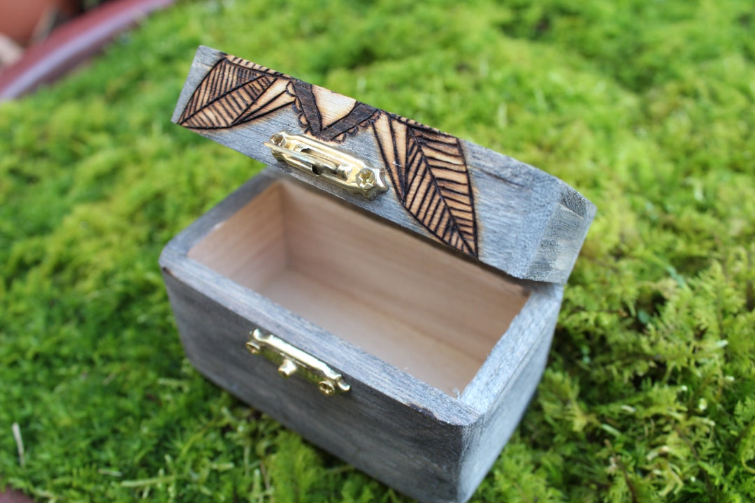 Small Wood Burned Box - Hand Painted - Wooden Keepsake Box - Pyrography ...