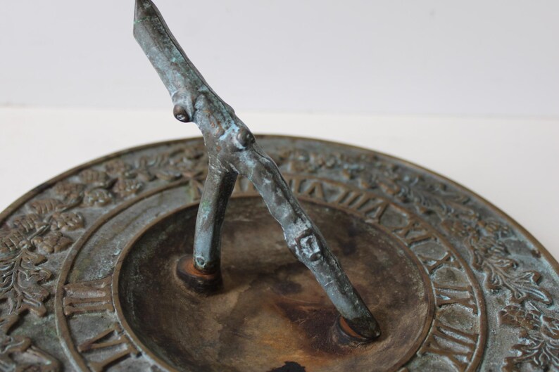 Vintage Aged Brass Sundial Leaves Acorns Home Garden Ornamental Sun ...
