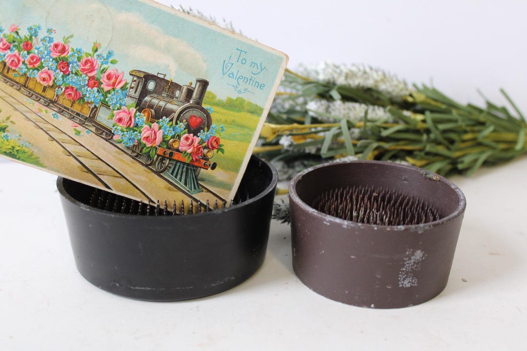 2 Vintage Metal Flower Frogs Spikes Round Home Garden Supplies Card ...