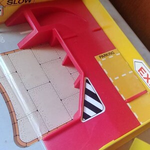 Vintage 80s Micro Machine Action Service Station & 2 Vehicles Folding ...