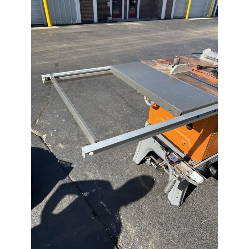 RIDGID 13-amp 10" Professional Cast Iron Table Saw R4512 on Base ...