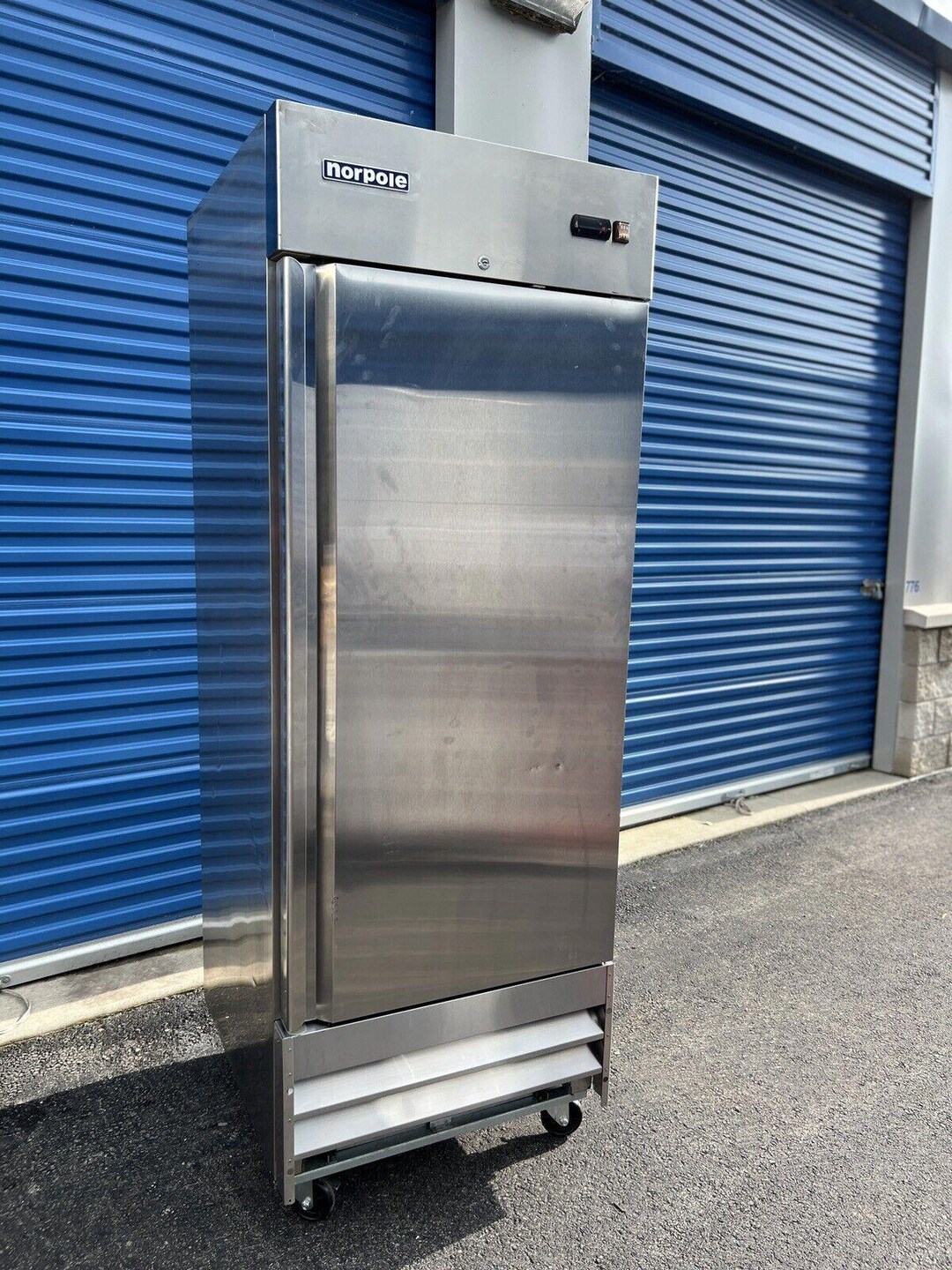 Norpole NP1R 29" One Section Reach-in Refrigerator W/ Solid Door ...