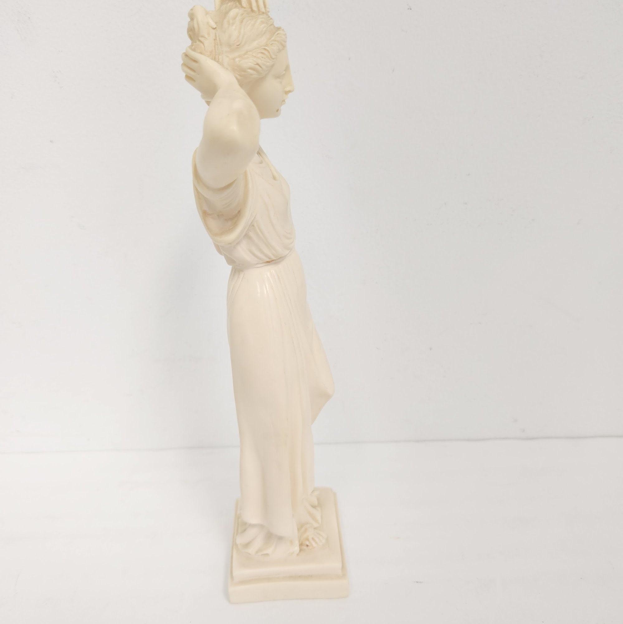 Vintage 1960's Statue of Venus Victus Greek Resin Statue - Etsy
