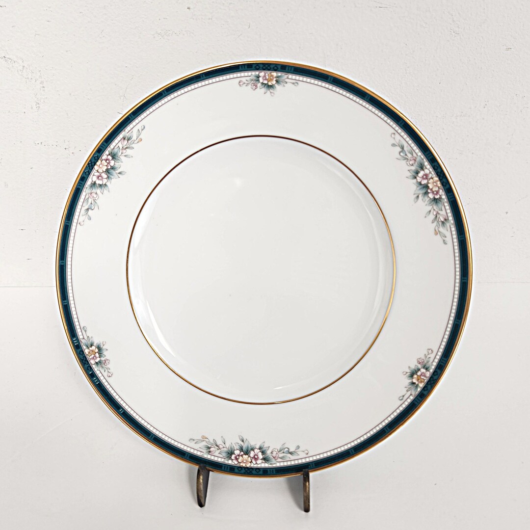Vintage 1970's - 80's Noritake Landon #4111 - 8 1/4 Inch Dessert Plates ...
