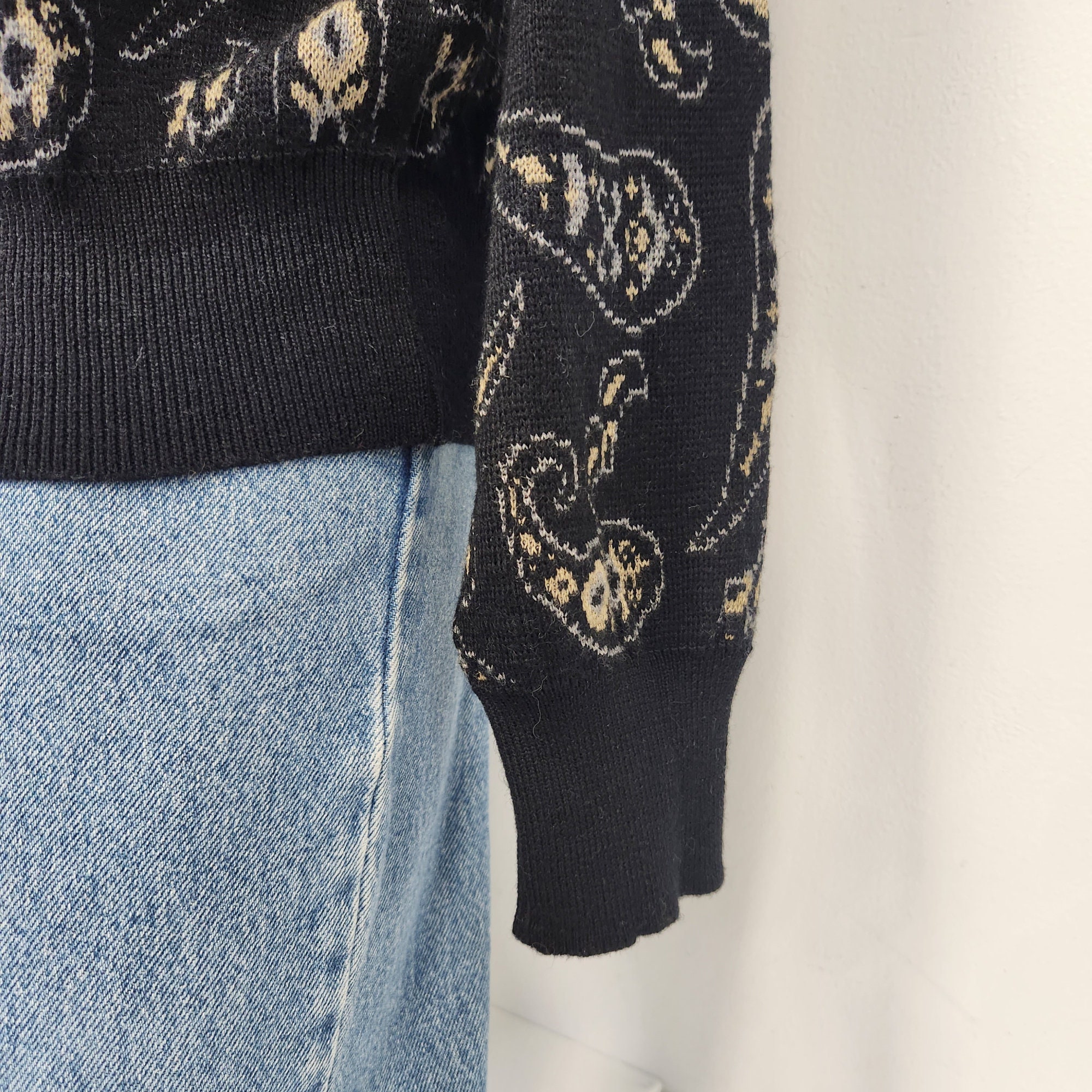 Vintage 1980's Men's Countess Mara Black and Tan Paisley X-large ...