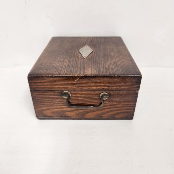 Vintage Early 1900's Wooden Storage Box Lined in Sati… - Gem