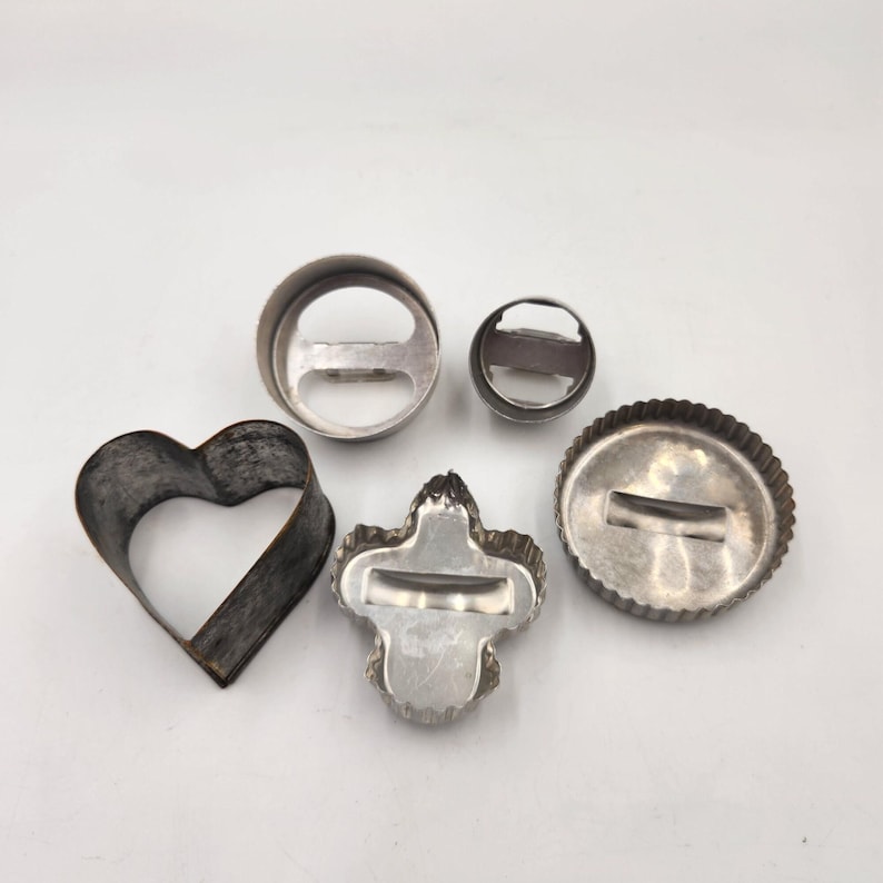 Vintage 1950's - 60's Set of 5 Cookie Cutters - Biscuit Cutters ...