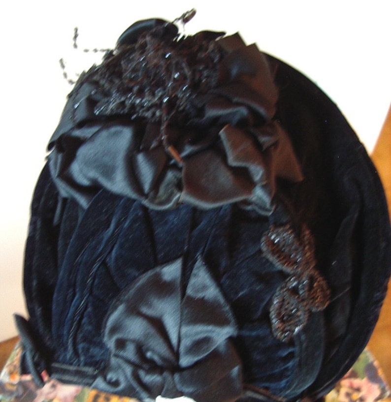 Original 1870s Victorian Velvet Spoon Bonnet Ribbon/jet Trim Mint Cond ...