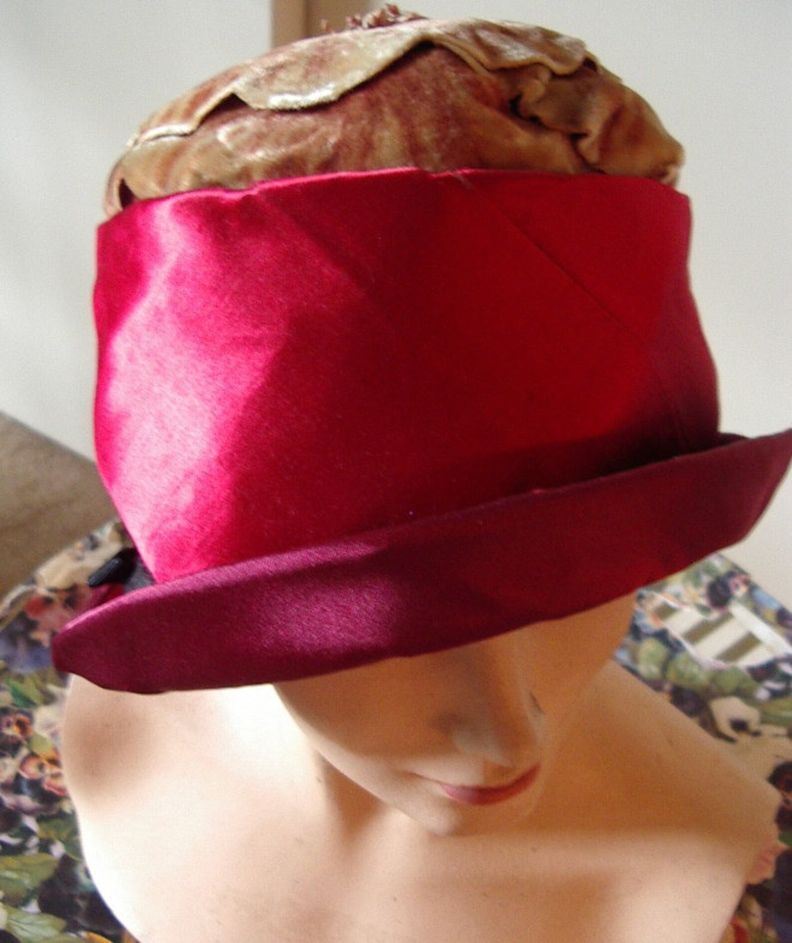 Original Late 1920s Ruby Satin Helmet Style Cloche Hat Velvet Petal ...