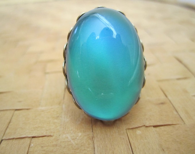 Large Mood Ring in Antique Brass - Etsy