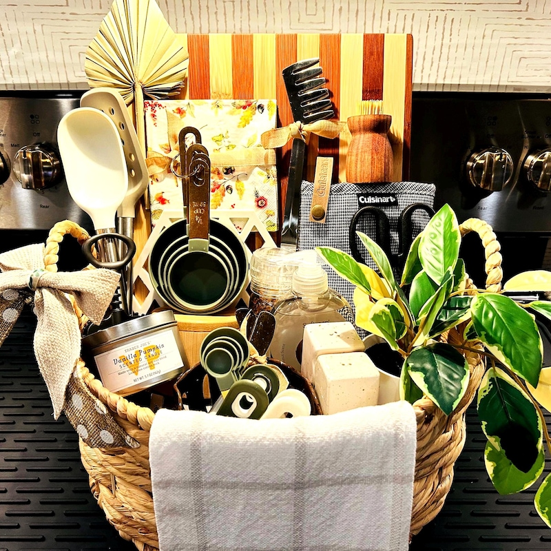 New Kitchen Gift Hamper - 60+ Gift Ideas for 2025