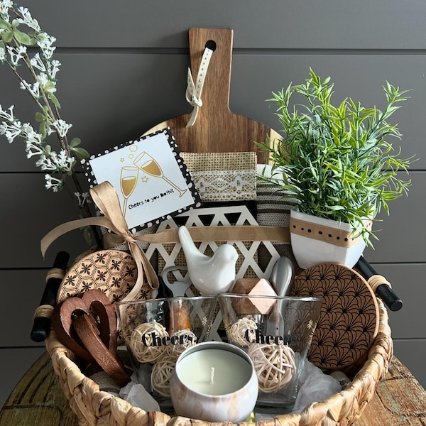 Couples Bougie Gifts - 60+ Gift Ideas for 2026