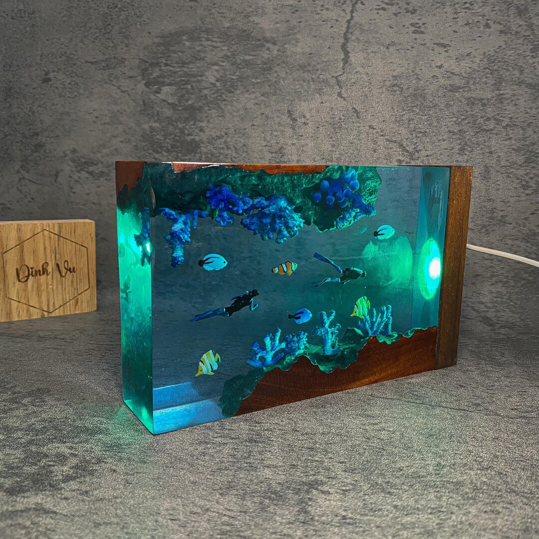 Scuba Diver LED Resin Box - Custom Underwater Light With Coral Reef ...