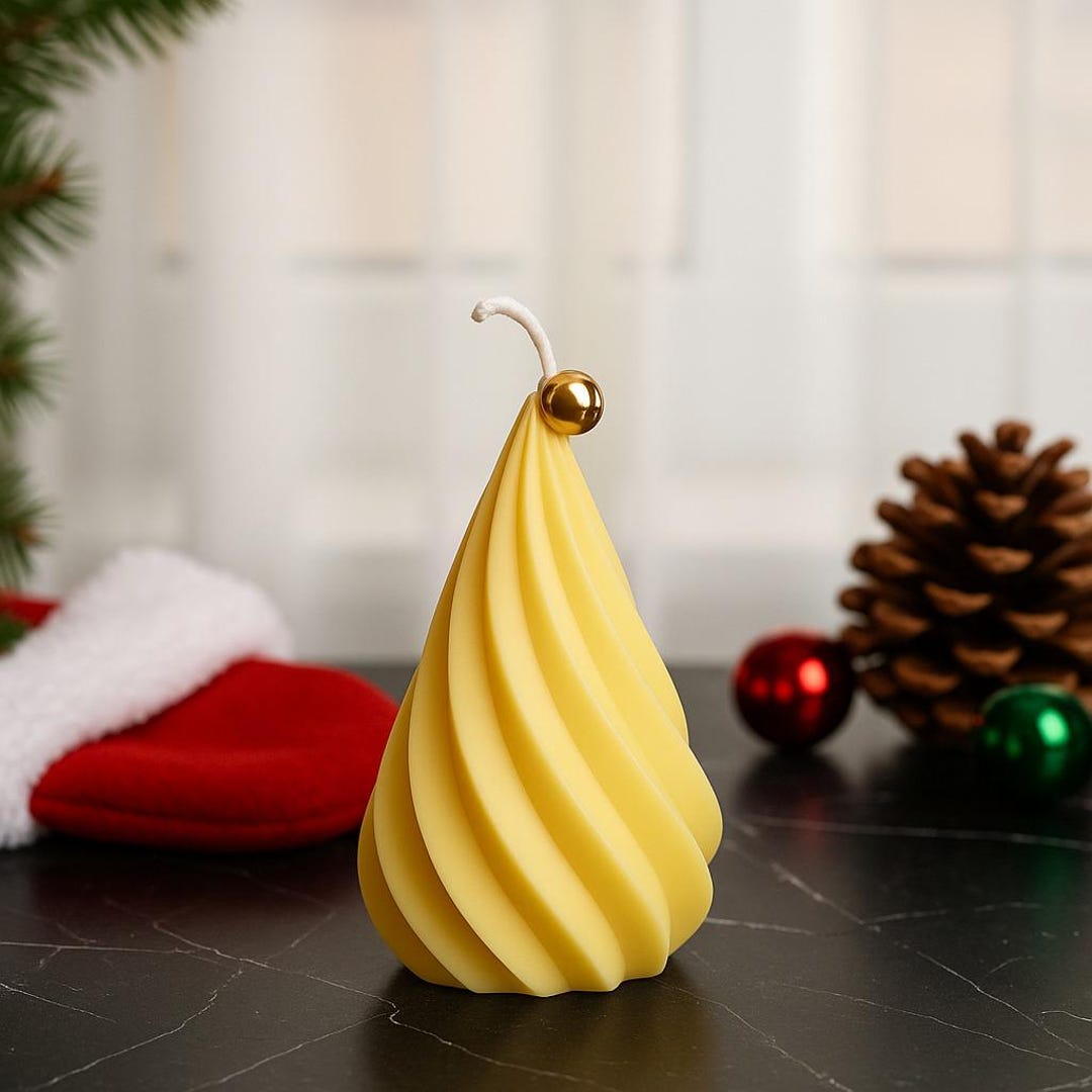 Lembrancinhas de Natal com velas em formato de árvore, velas de cera de ...