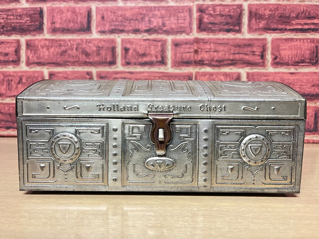 Treasure Chest, 1960s Tin Vintage Jewelry BOX: Valet, Stash, Gift for ...