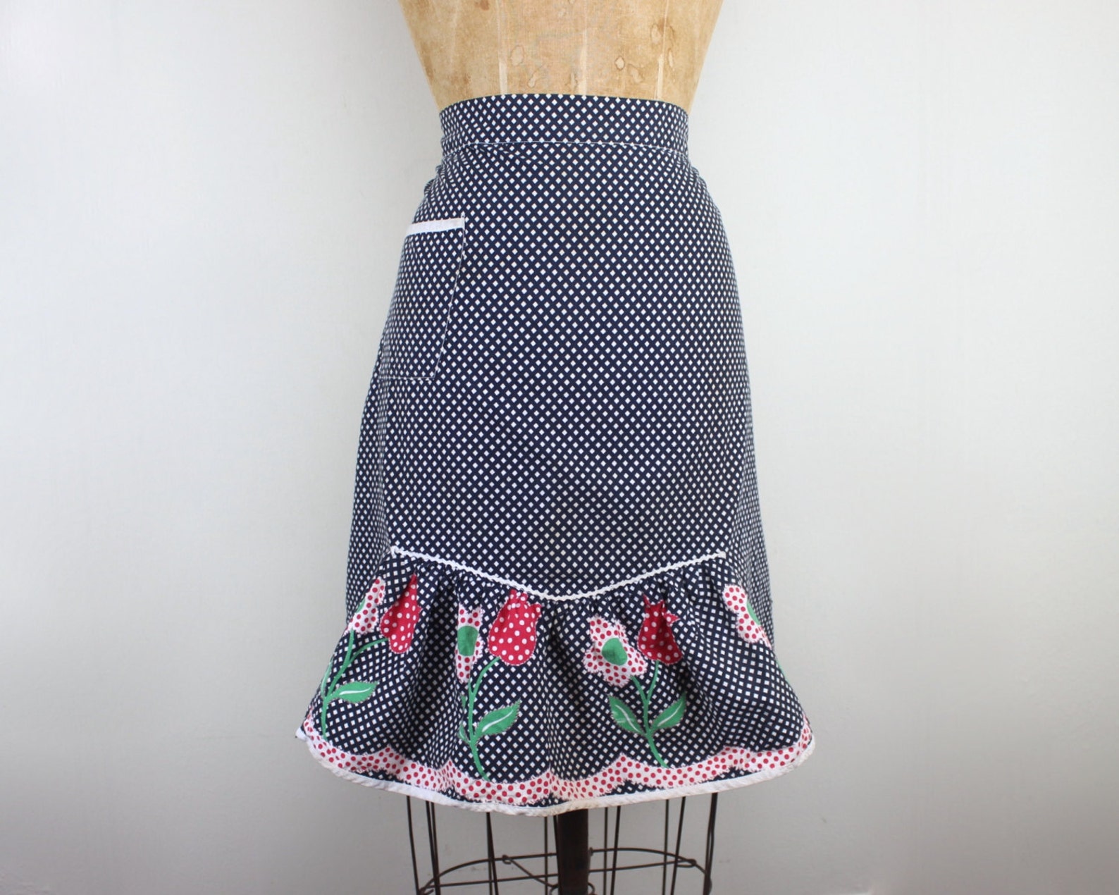 Vintage 1970s Navy Gingham Half Apron With Daisies Tulips - Etsy