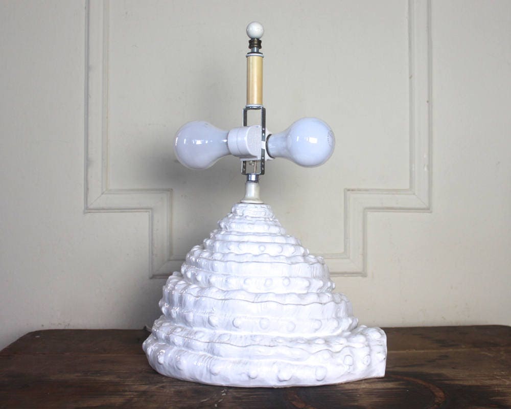 White Nautilus, Vintage 1970's Ceramic Shell Table Lamp - Italian ...