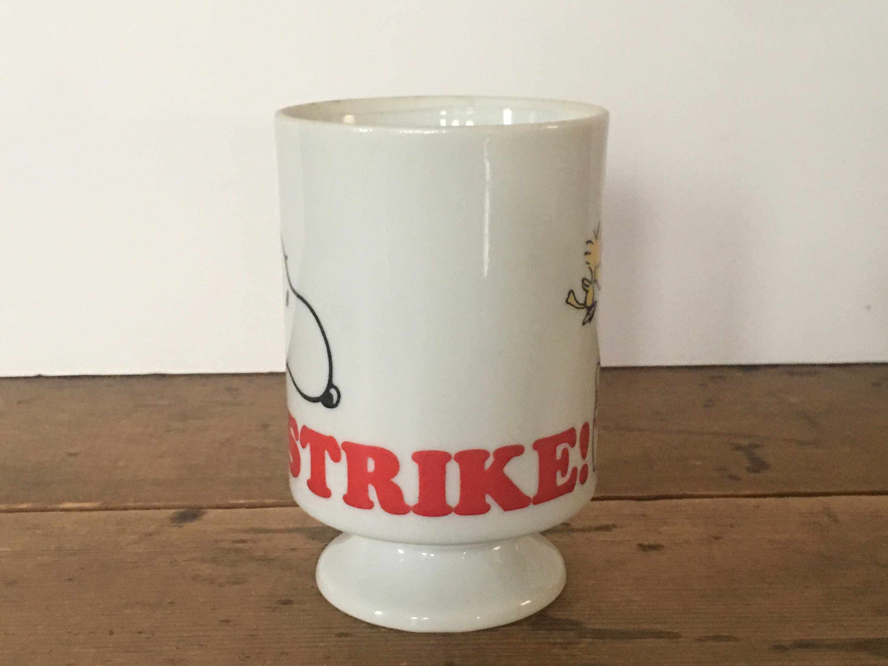 STRIKE! 1965 Peanuts Coffee Mug With SNOOPY and WOODSTOCK Bowling ...