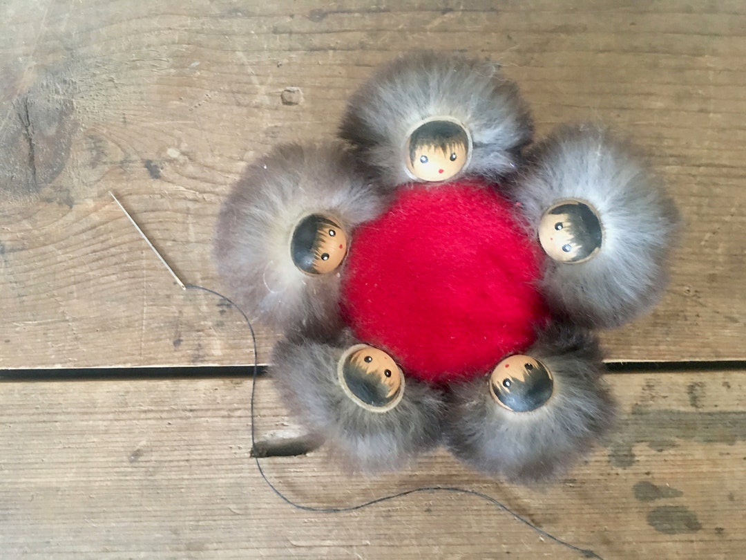 Vintage Inuit Blanket Toss Pin Cushion, Made in Alaska With Wooden ...