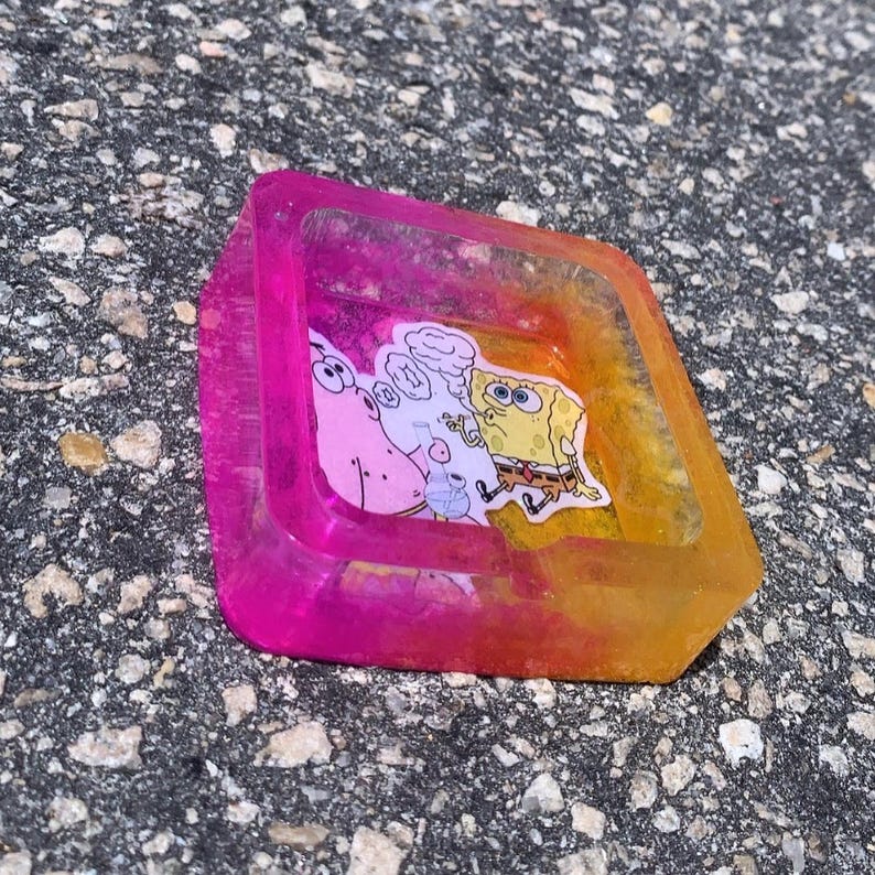 Spongebob and Patrick Pink and Yellow Resin Ashtray - Etsy