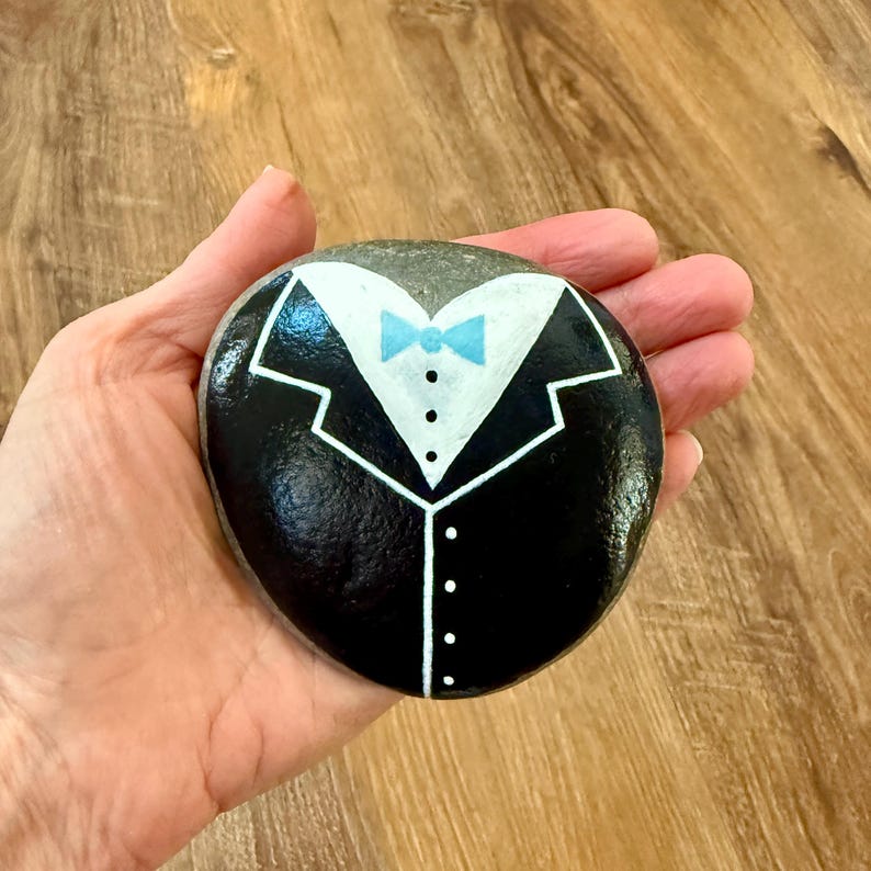Hand Painted Wedding Rocks, Bride and Groom Rock Set - Etsy