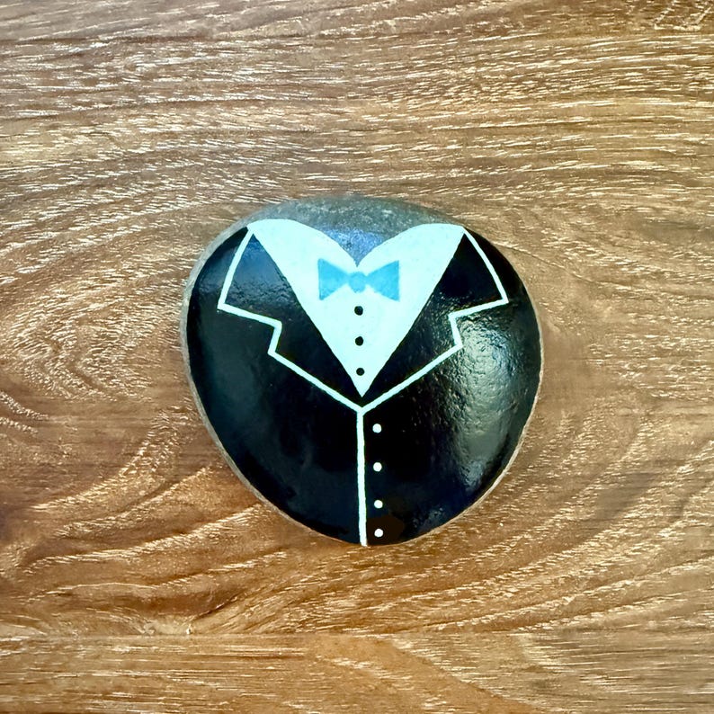 Hand Painted Wedding Rocks, Bride and Groom Rock Set - Etsy