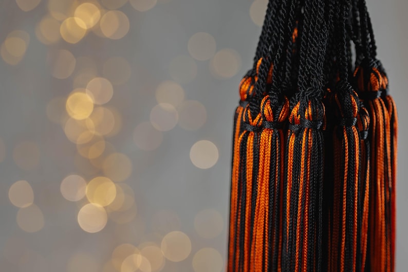 Borla de graduación estilo bloque - Negro, naranja - Elija su año y ...