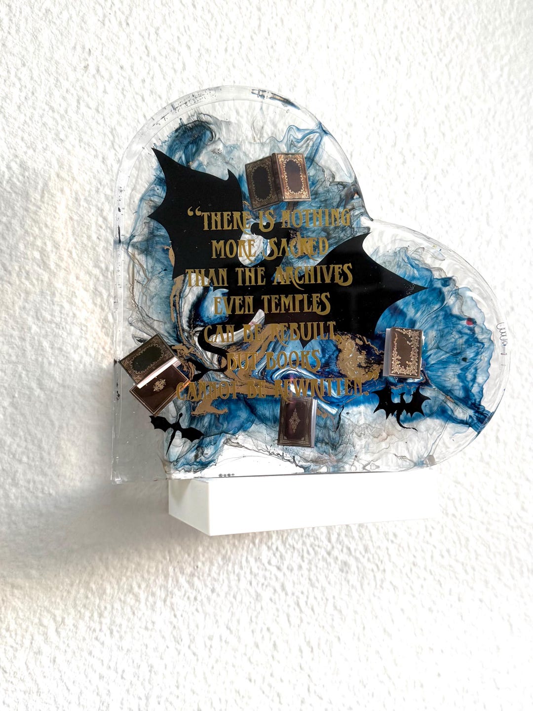 Fourth Wing Inspired Bookend | Heart Shaped | Epoxy Resin Book Decor - Etsy