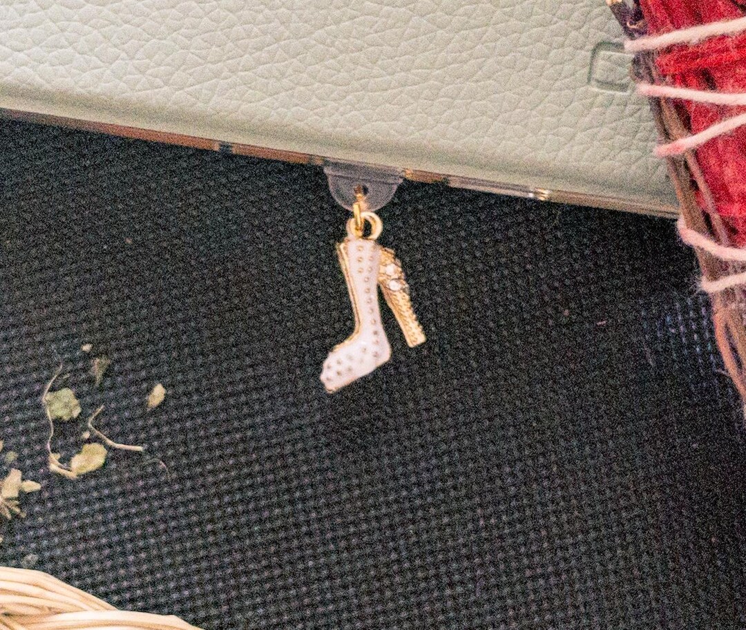 Rhinestone Studded Heel Dust Plug Charms for E-readers | Kindle Charm ...