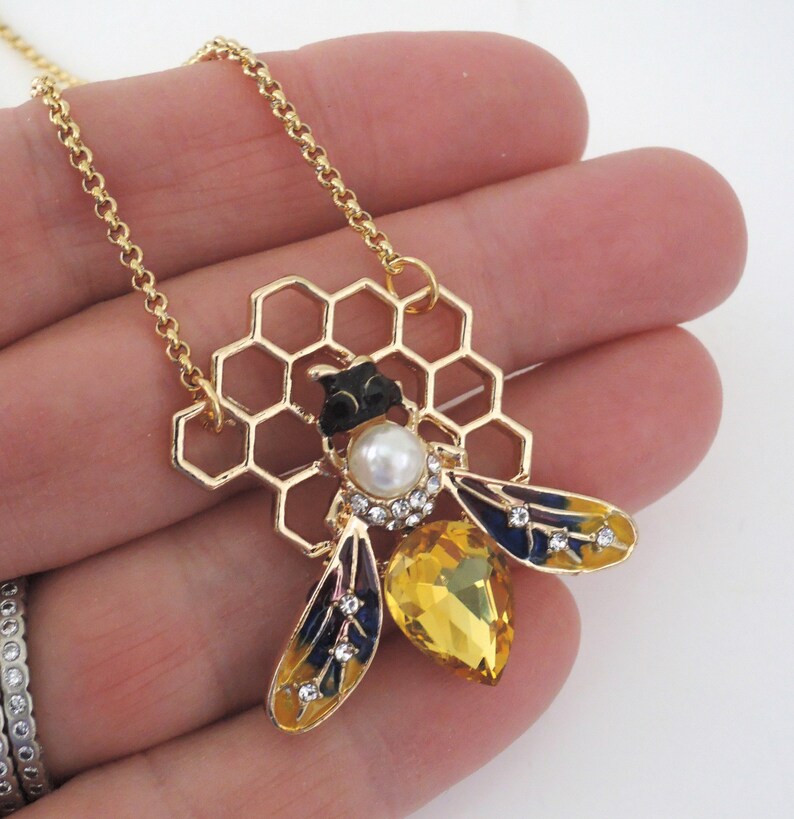 Vintage Jewelry Bee Necklace Gold Necklace Vintage - Etsy