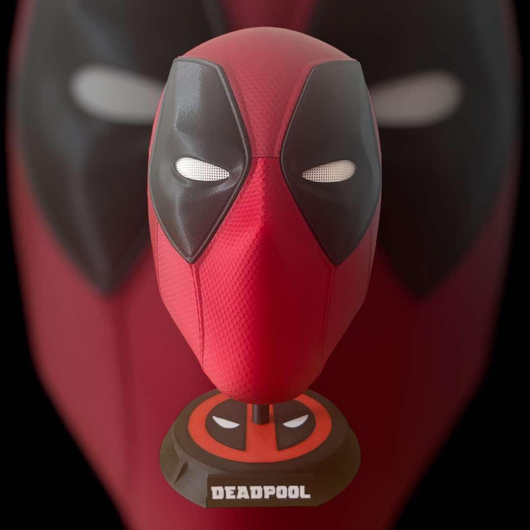 Deadpool 3 Display Helemt + Stand. - Etsy