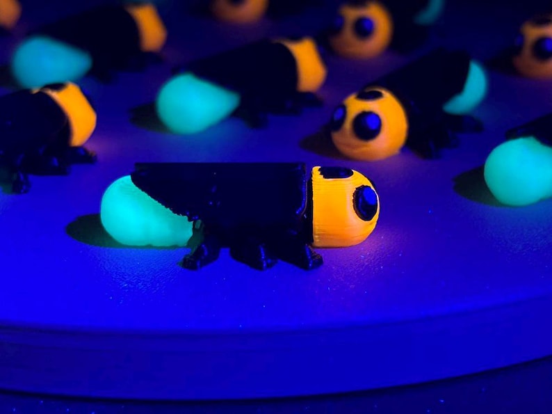3D Printed Fireflies in 3d Printed Mason Jar With UV Light - Glow in ...