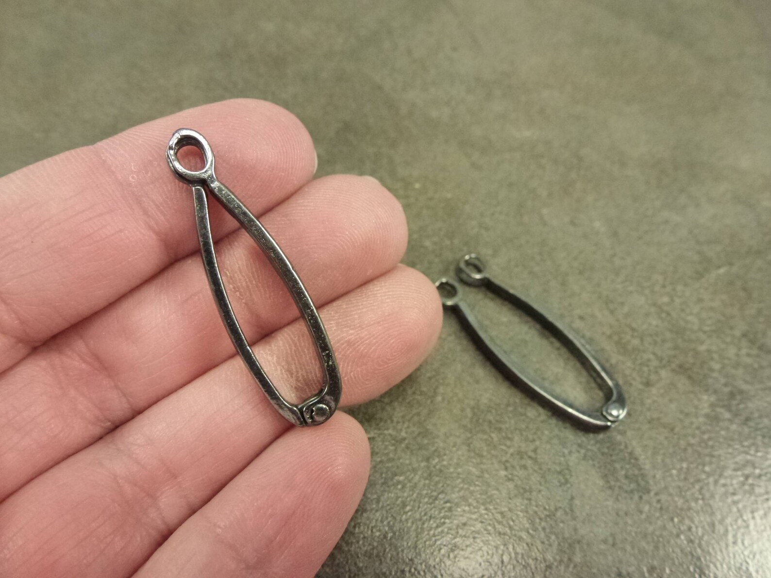 Donut Bail Hinged 38x10mm Gunmetal Tone 10pc Interchangeable | Etsy