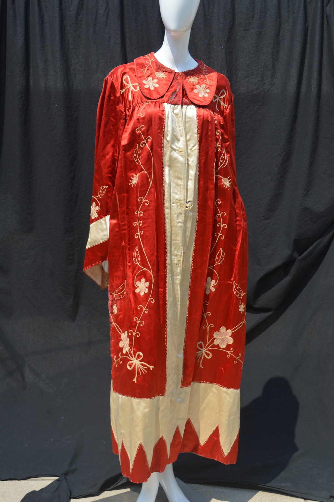 Antique Red Silk Embroidered Ceremonial Lodge Robe Medieval Heraldic ...