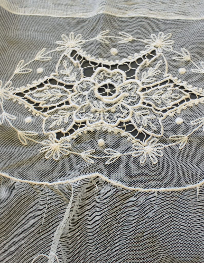 Beautiful Antique Tambour Net Lace Valence - Etsy