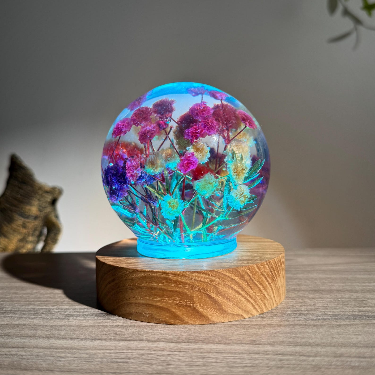 Flower Resin Globe Lamp – LED Night Light With Real Dried Flowers on ...