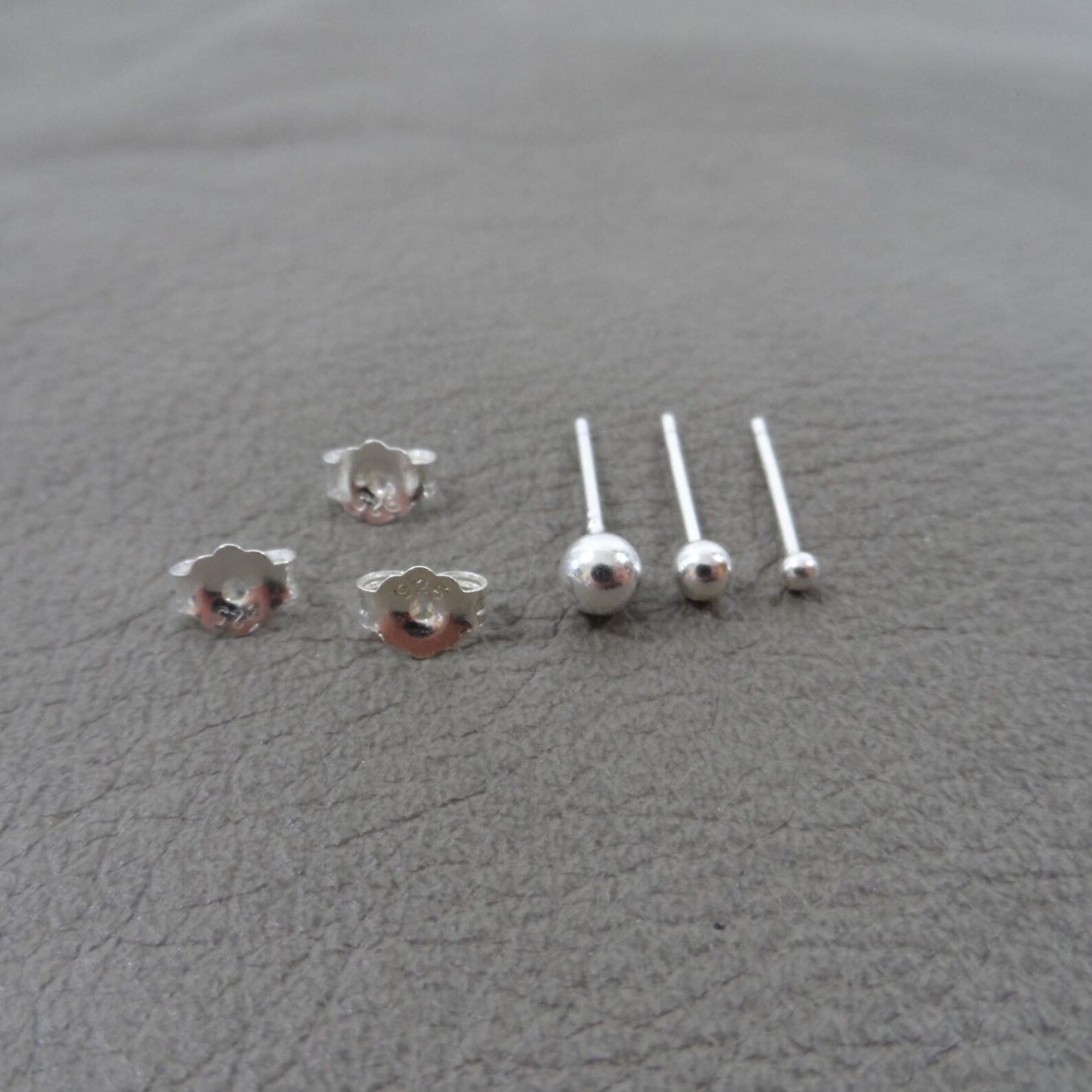 Set of 3 SINGLE Tiny Ball Studs 2mm 3mm 4mm Studs Tiny - Etsy