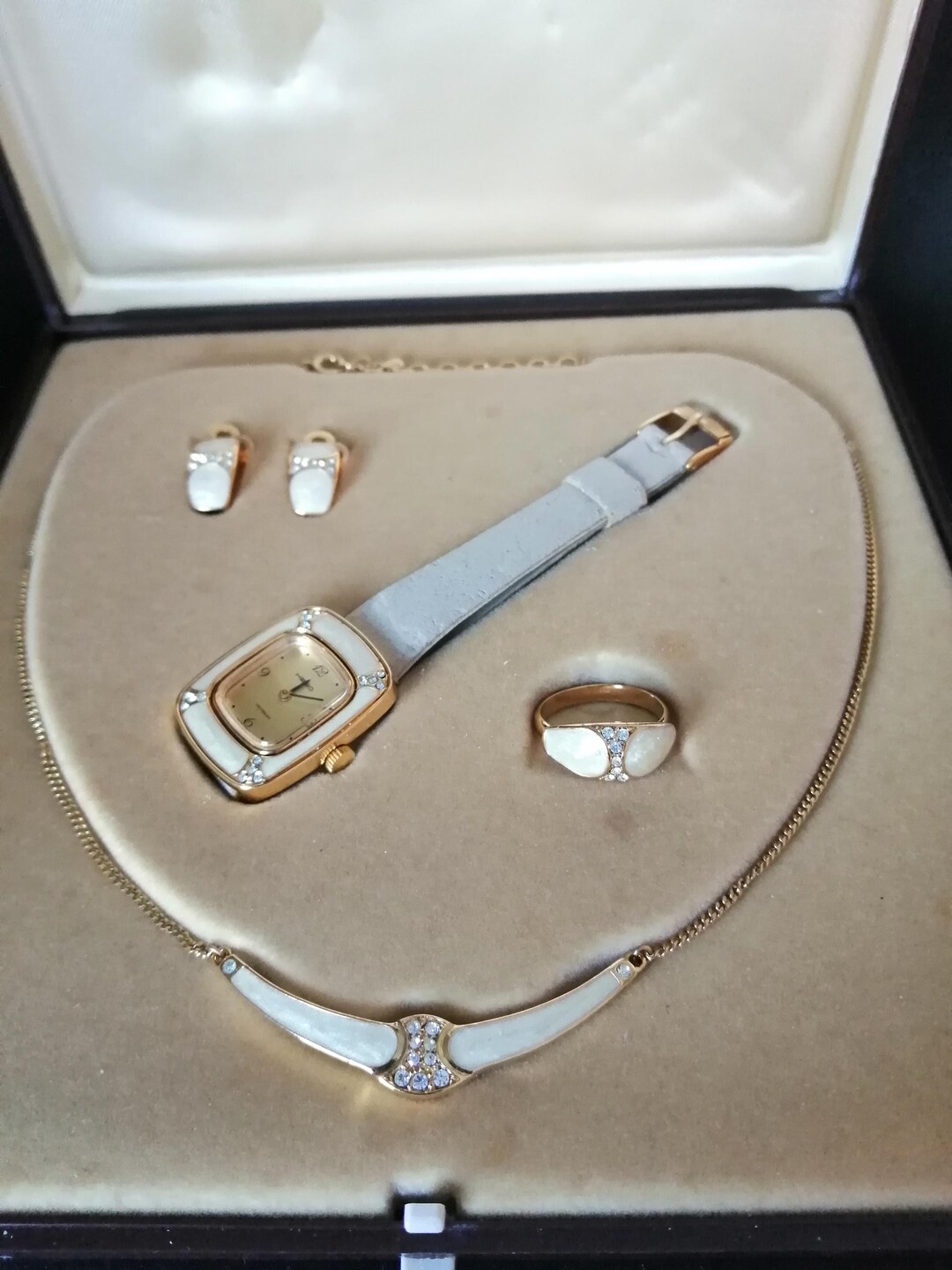 De Coven Geneve Watch and Jewellery Set, by HENO - Etsy UK