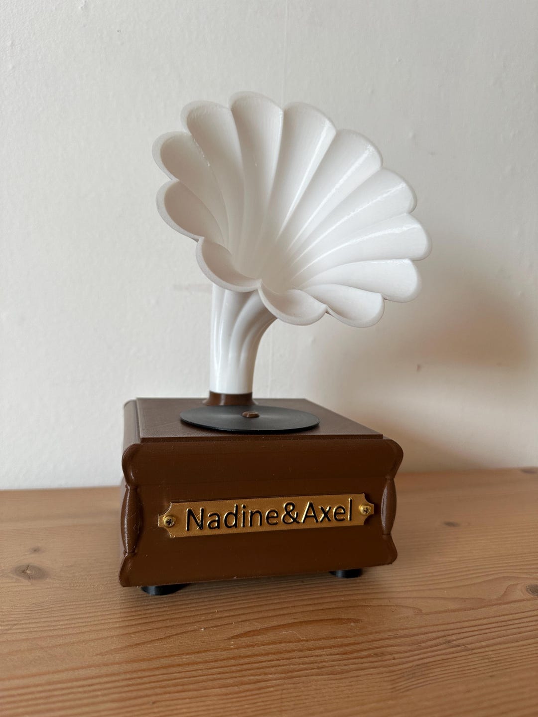 Gramophone Bedside Lamp – Retro Lamp With Bluetooth Speaker | Vintage ...