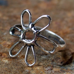Ring Sterling Silver Flower Power Spring Ring - Etsy