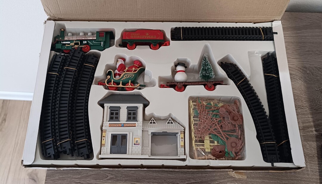 Vintage Christmas Train Set With Holiday Village Decoration - Etsy