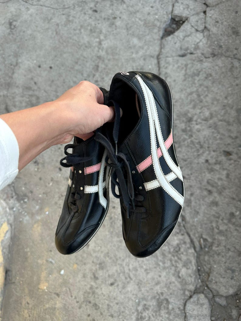 Vintage Asics Sneakers | Y2K Black Trainers With Pink Stripe (EU 39) - Etsy