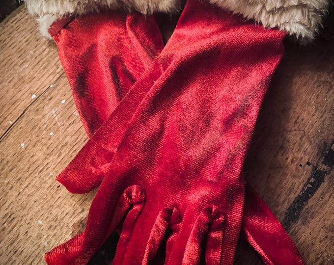 Primitive Christmas Grungy Santa Gloves Shelf Sitter - Etsy